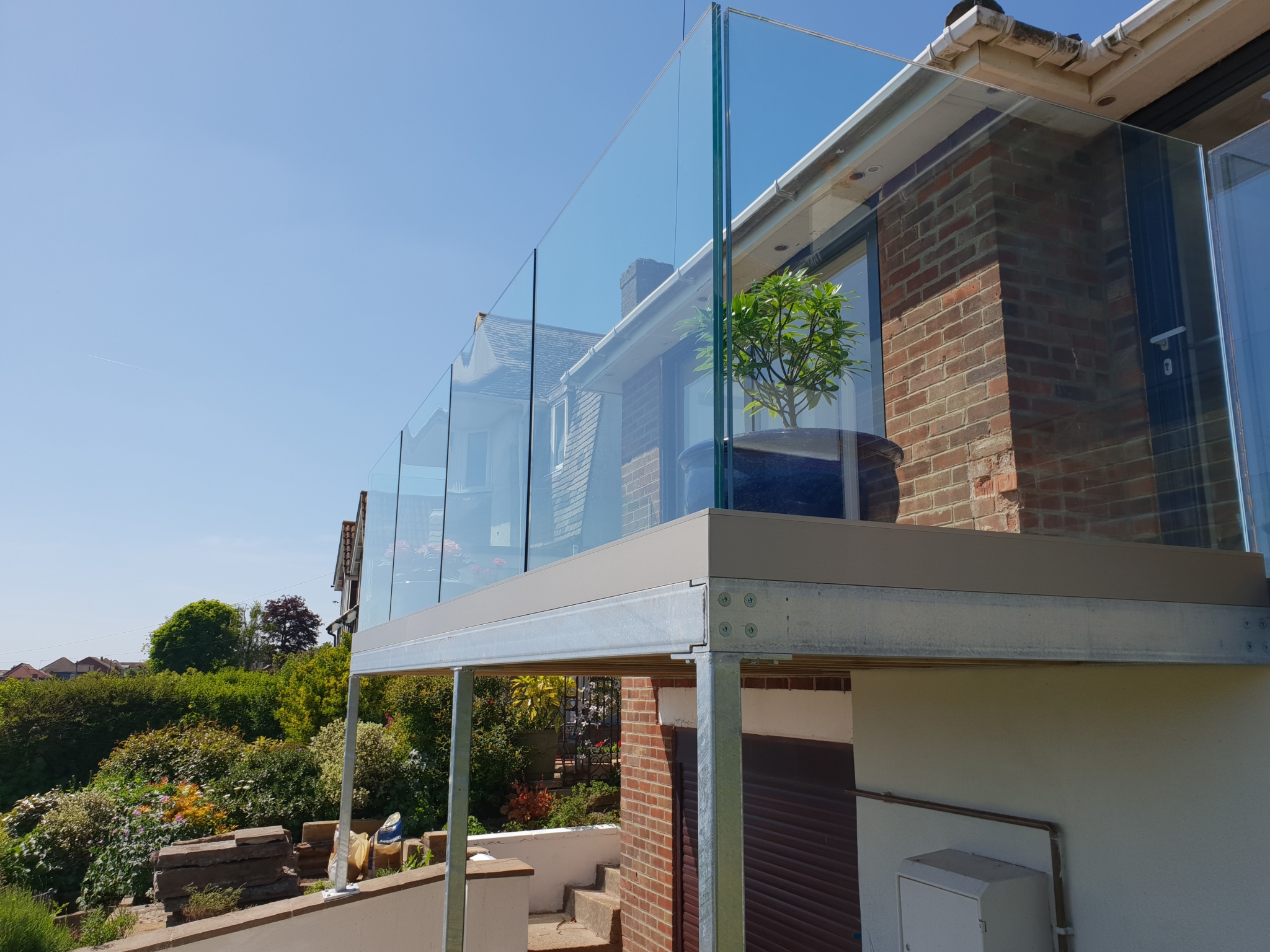 Frameless Glass Balustrade - South Coast Steel - Sussex Architectural ...