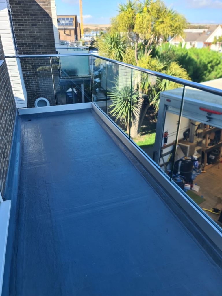 Walkout-Balcony-Frameless-Balustrade-Shoreham (1) - South Coast Steel ...