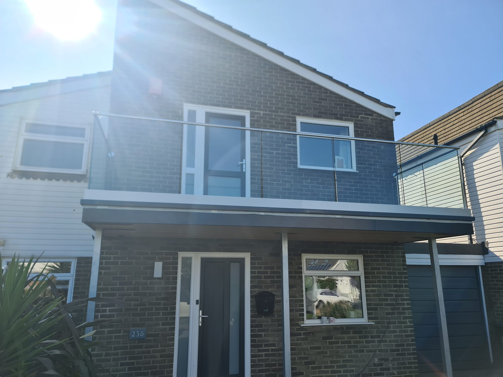 Walkout-Balcony-Frameless-Balustrade-Shoreham (3) - South Coast Steel ...
