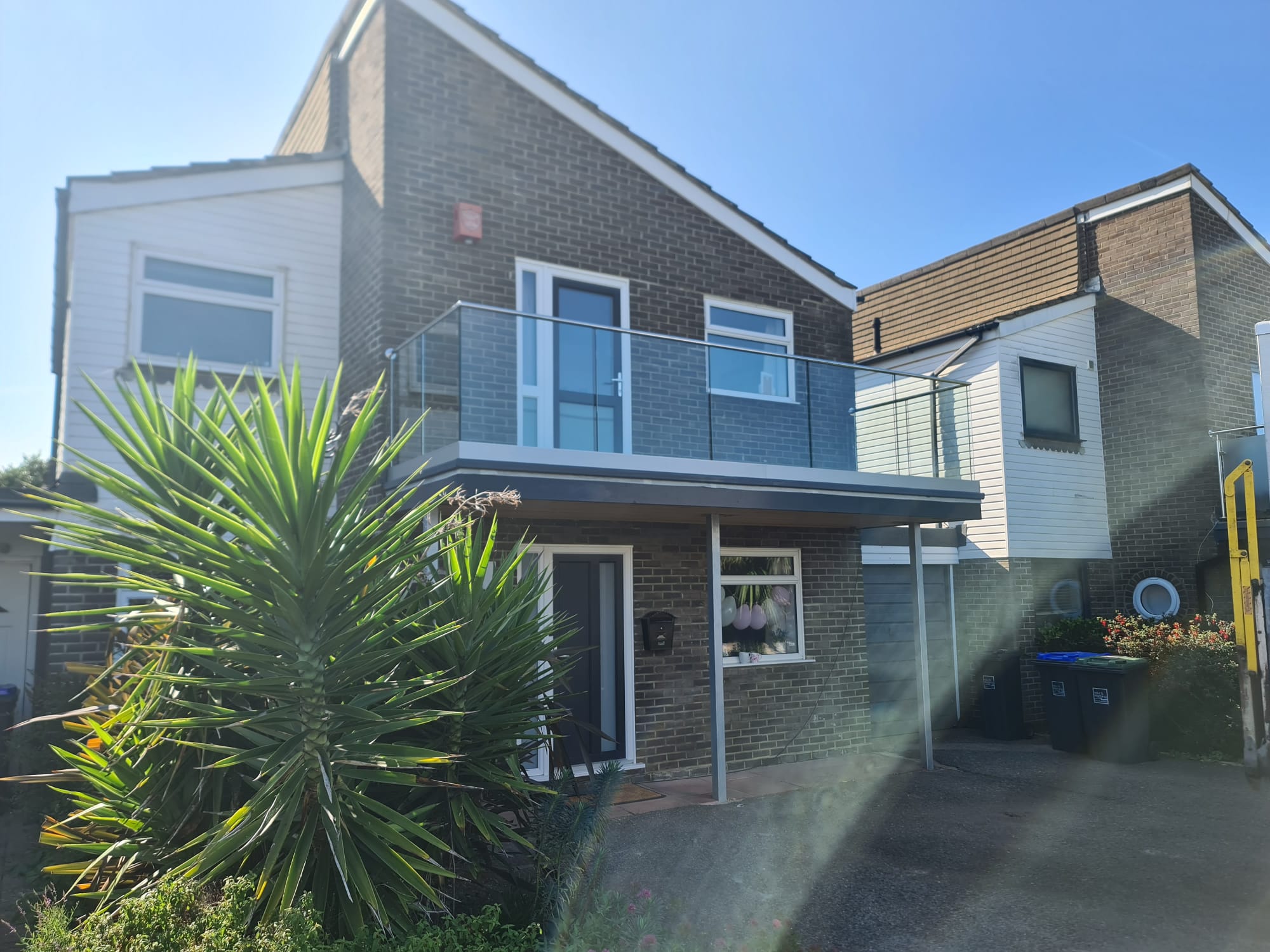 Walkout-Balcony-Frameless-Balustrade-Shoreham (5) - South Coast Steel ...
